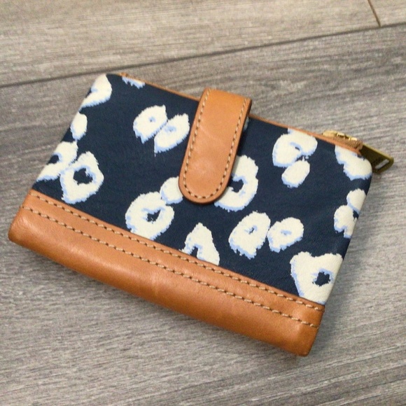 Fossil | Bags | Genuine Fossil Bifold Leather Wallet Bluecream Print | Poshmark
